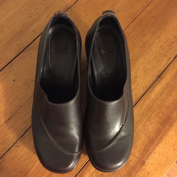 Dansko | Shoes | Dansko Shoes Size 38 In Dark Brown With 25 Heels ...